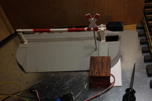 Servo controlled crossing gate | G Scale Model Train Forum